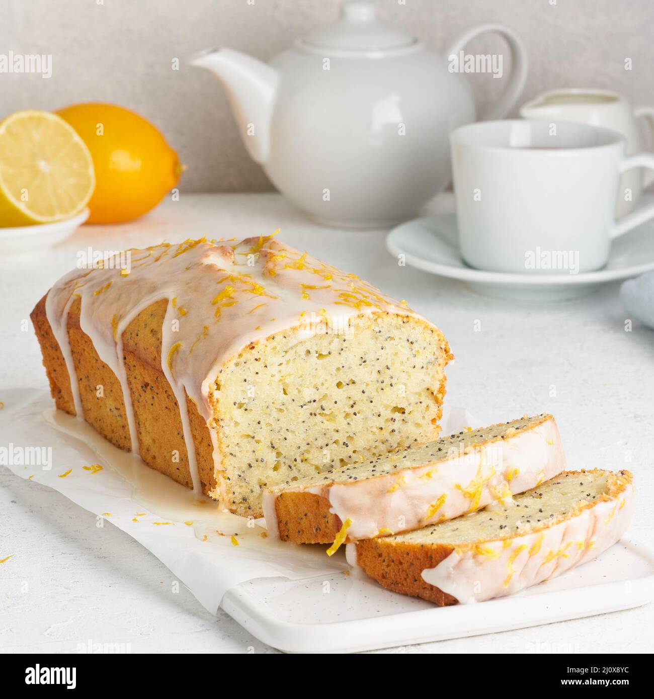 Lemon icing hi-res stock photography and images - Alamy