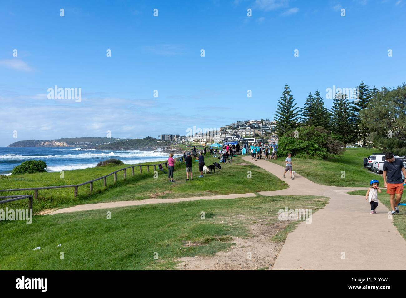 Dee Why to Manly coastal walking route, people approach the suburb of ...