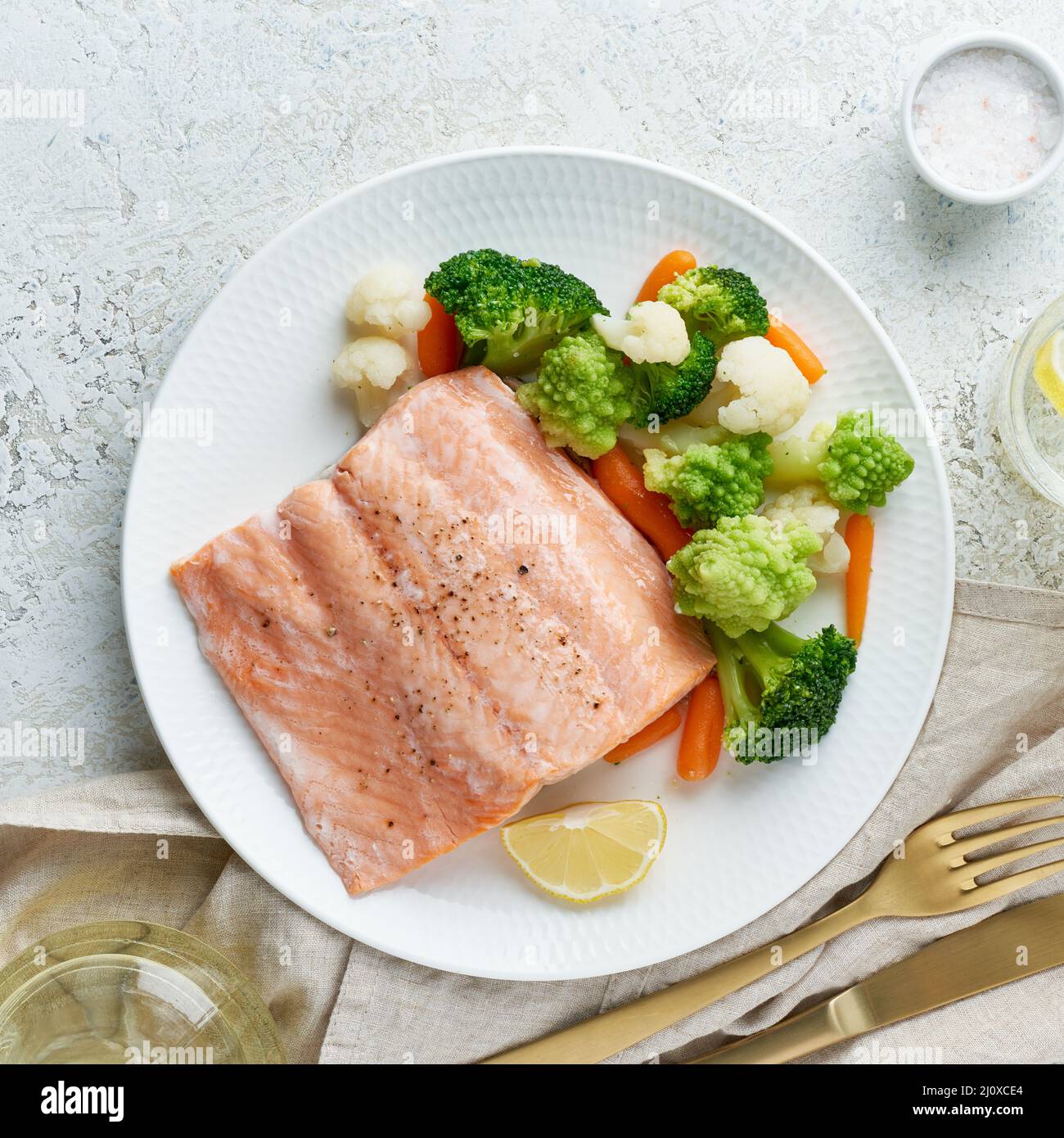 Steam salmon and vegetables, Paleo, keto, fodmap, dash diet ...