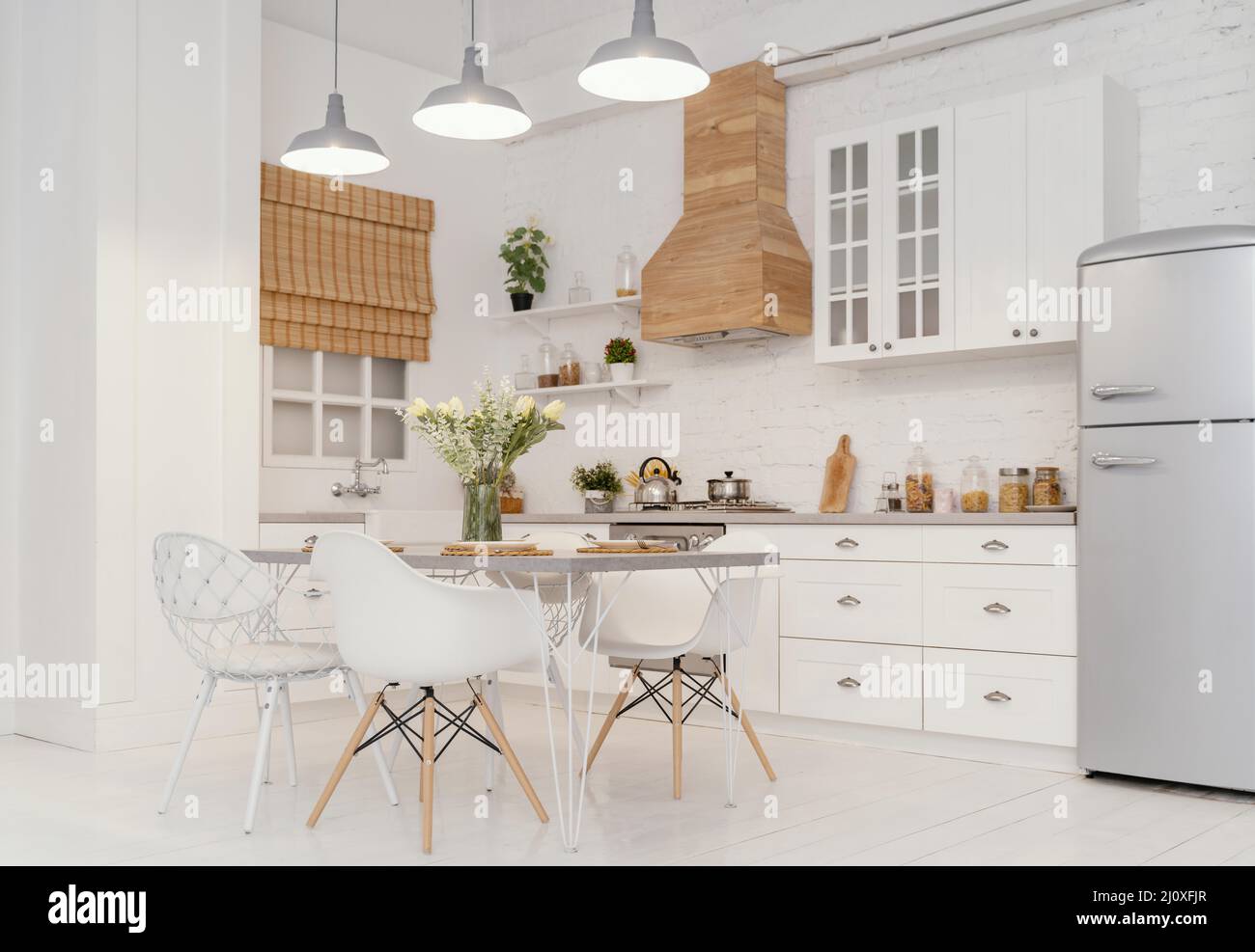 Beautiful modern house interiors hi-res stock photography and images ...