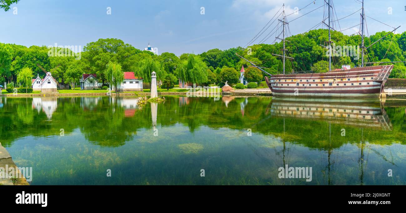Summer scenery of Wuhan East Lake Scenic Spot Stock Photo - Alamy