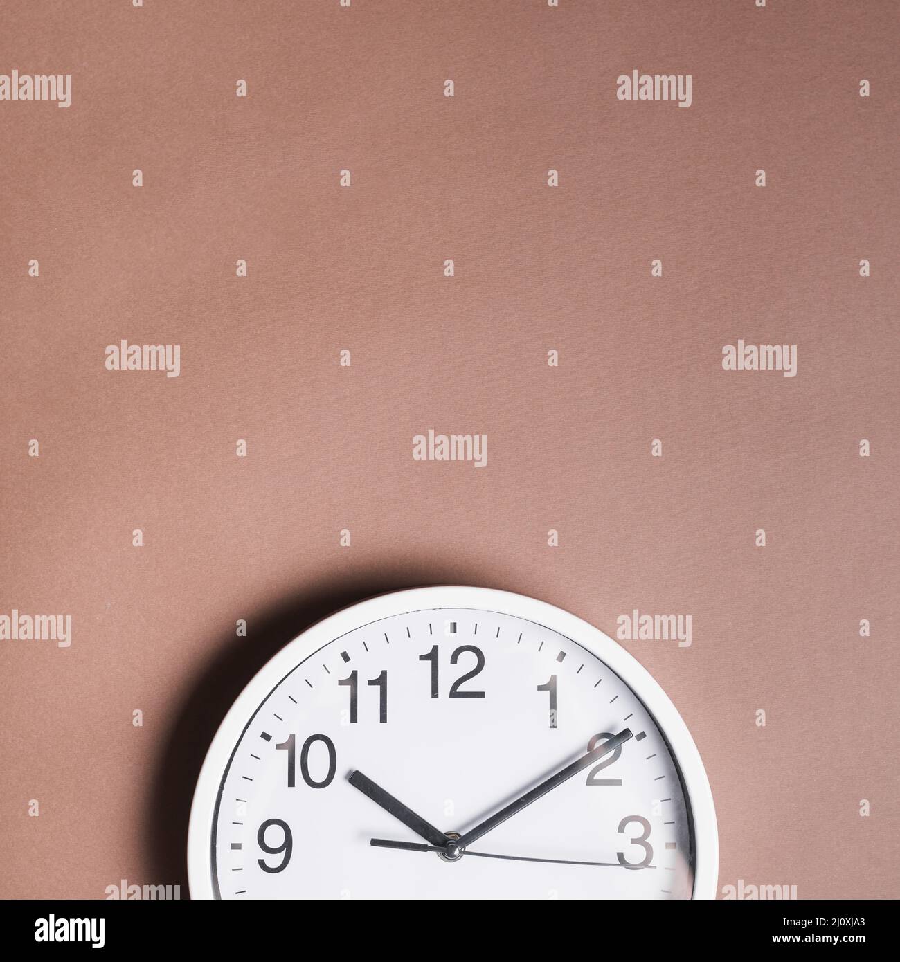 Clock backdrop hi-res stock photography and images - Alamy