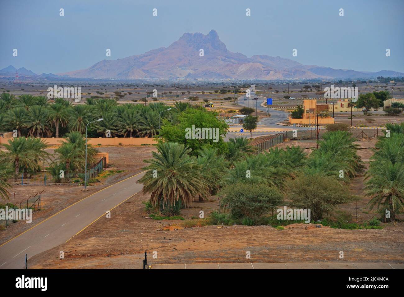 Nizwa fort in oman view from fort hi-res stock photography and images ...