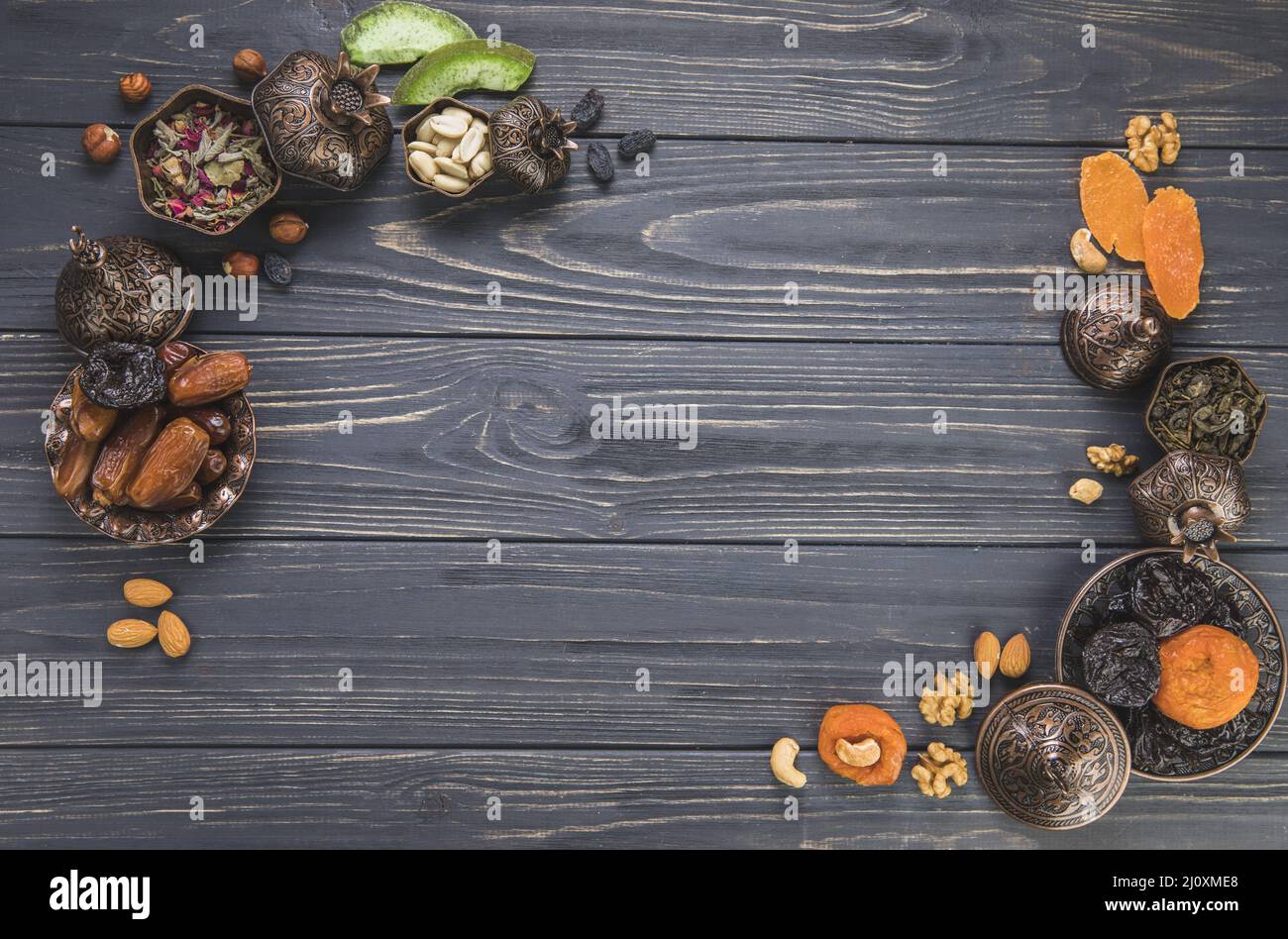 Frame made mix nuts hi-res stock photography and images - Alamy