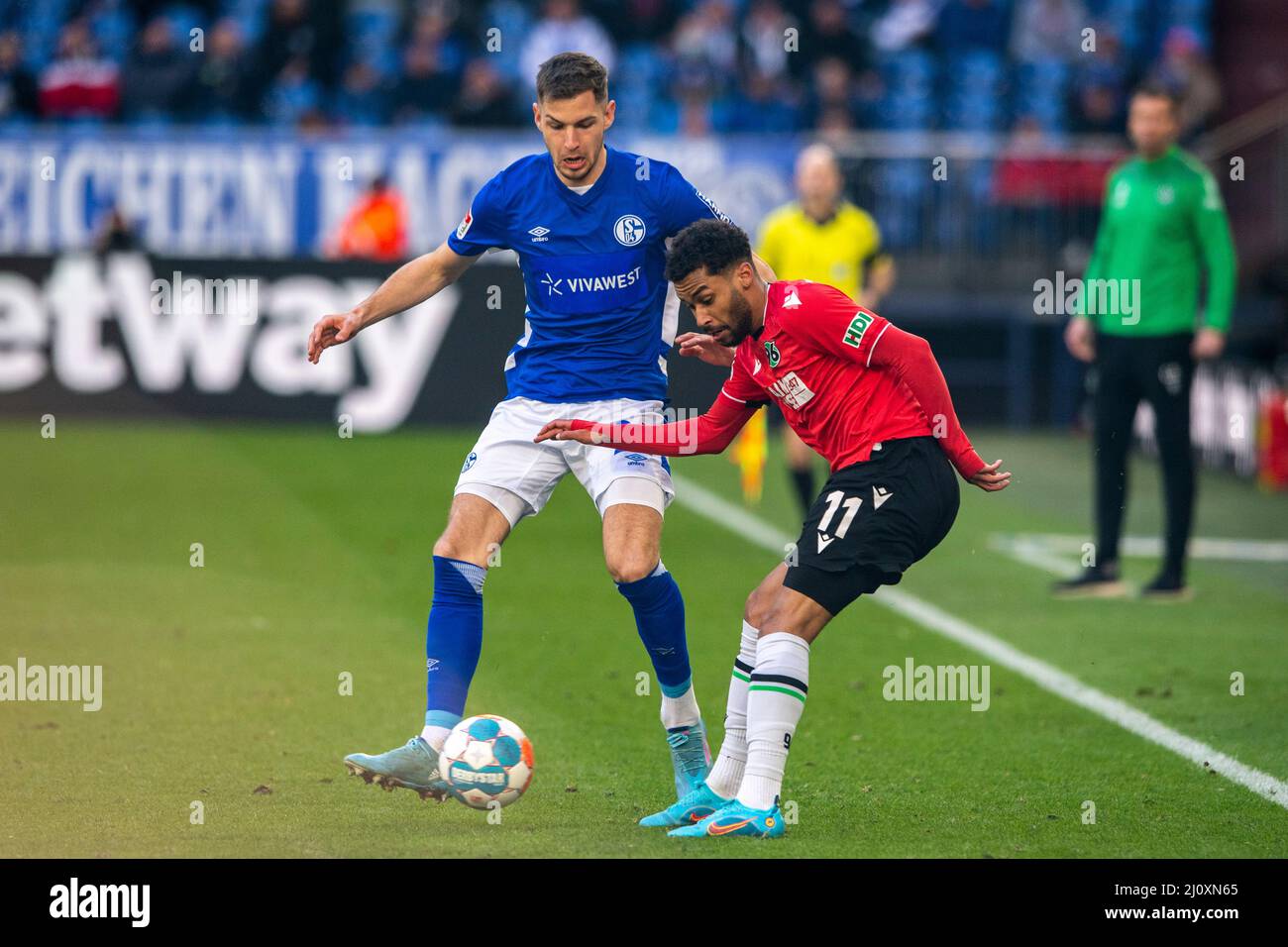 Gelsenkirchen, Germany. 19th Mar, 2022. Soccer: 2. Bundesliga, FC Schalke 04 - Hannover 96 ...