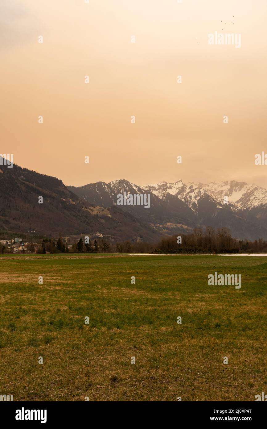 Sahara desert dust storm hi-res stock photography and images - Alamy