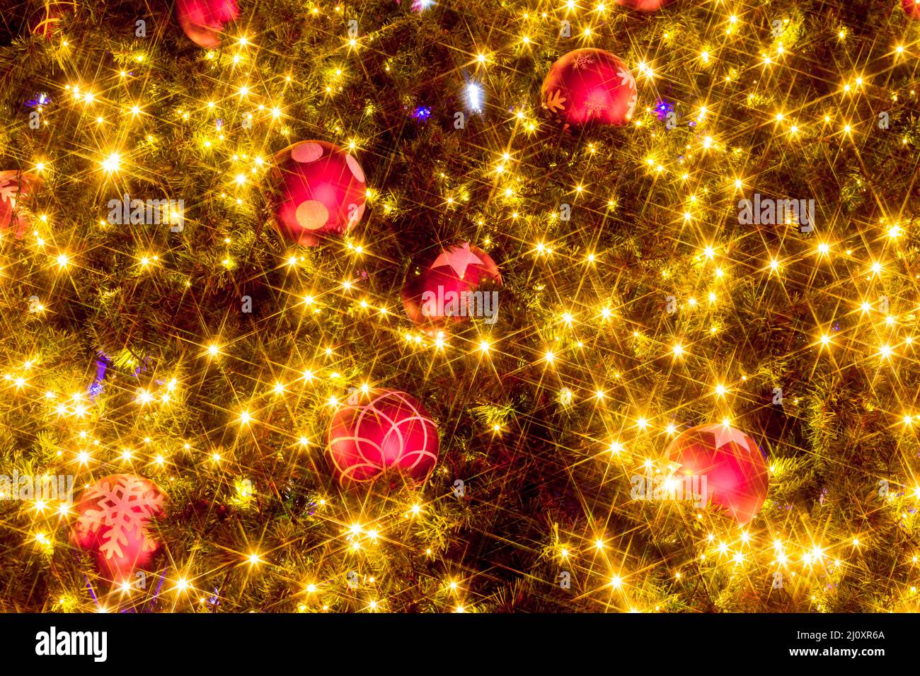The lights on the Christmas tree decoration background Stock Photo - Alamy