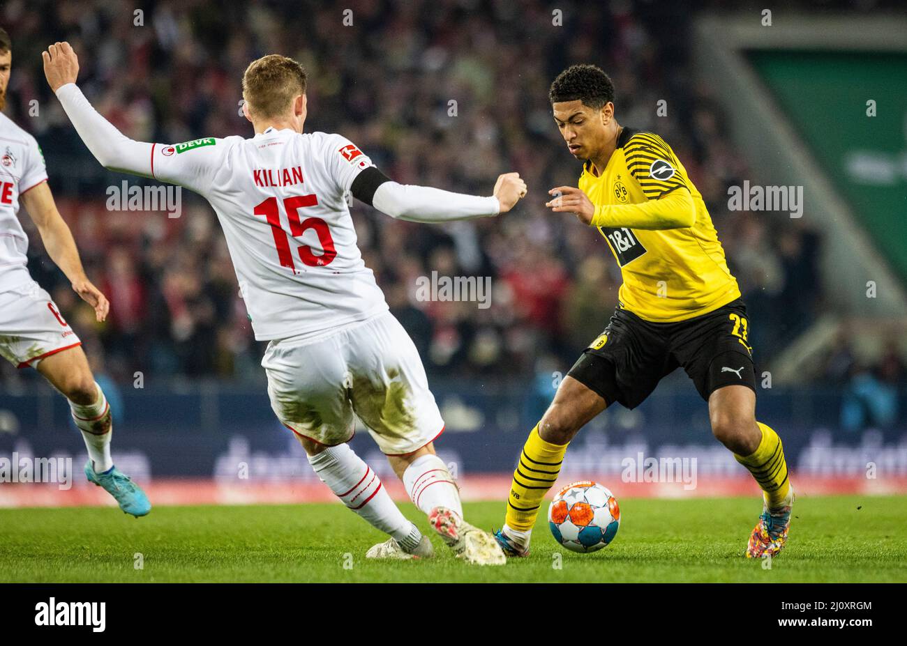 Jude Bellingham (BVB), Luca Kilian (Köln) 1. FC Köln - Borussia ...