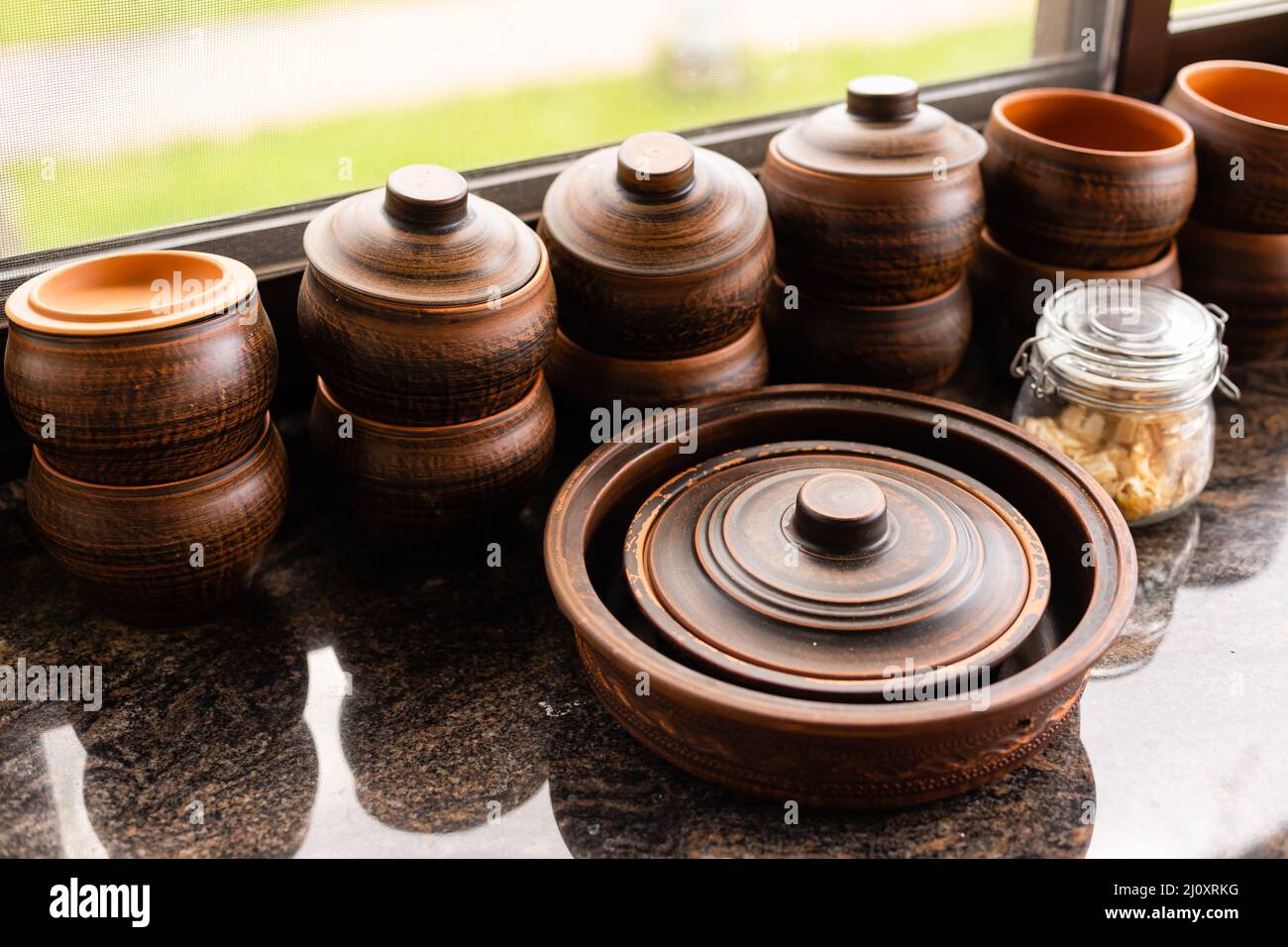 Clay dishes rustic kitchen hi-res stock photography and images - Alamy