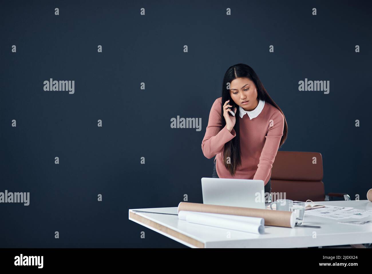Call handling hi-res stock photography and images - Alamy