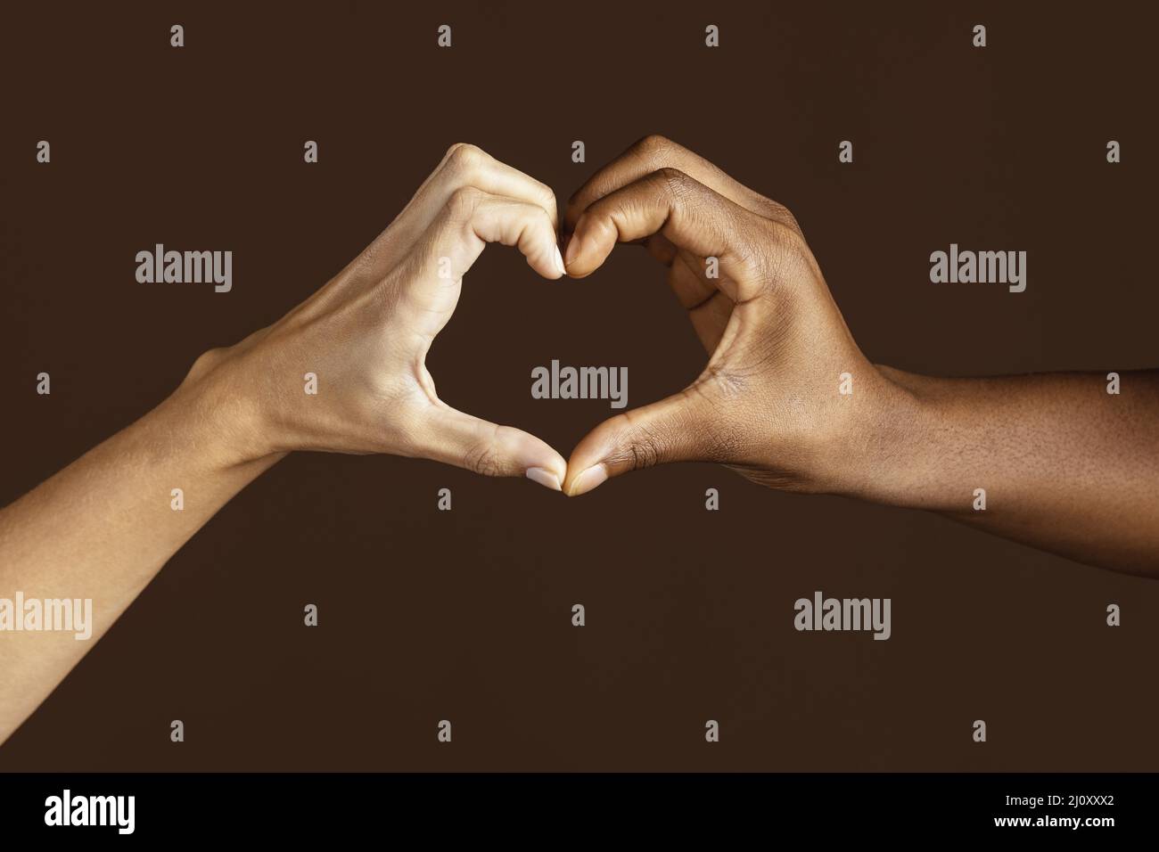 Hiking team people helping hi-res stock photography and images - Alamy