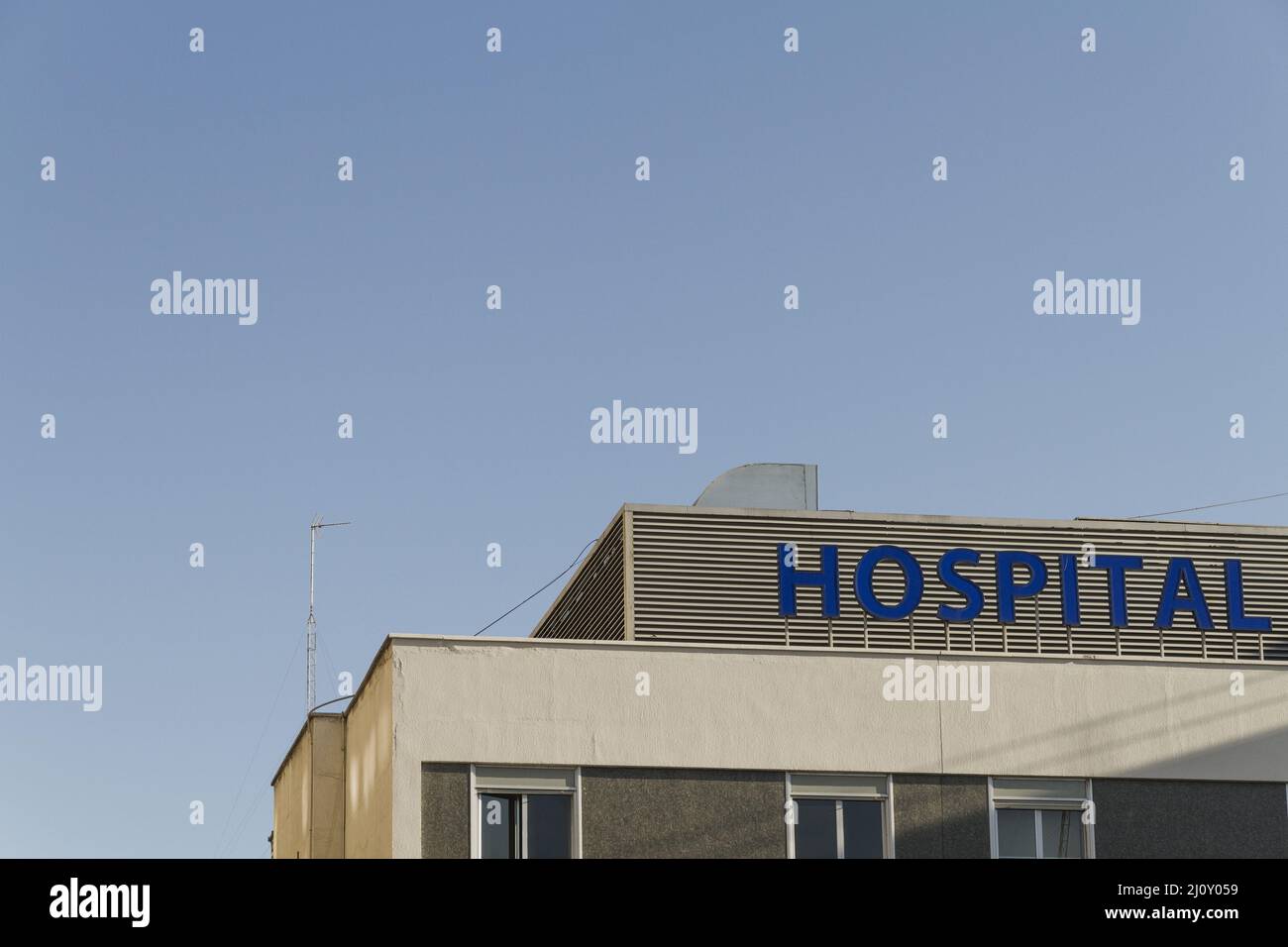 Hospital facility building hi-res stock photography and images - Alamy