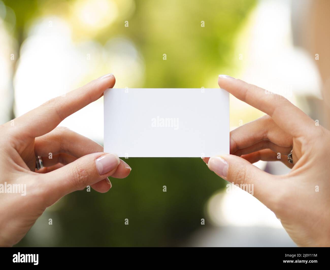 Woman holding note card hi-res stock photography and images - Alamy