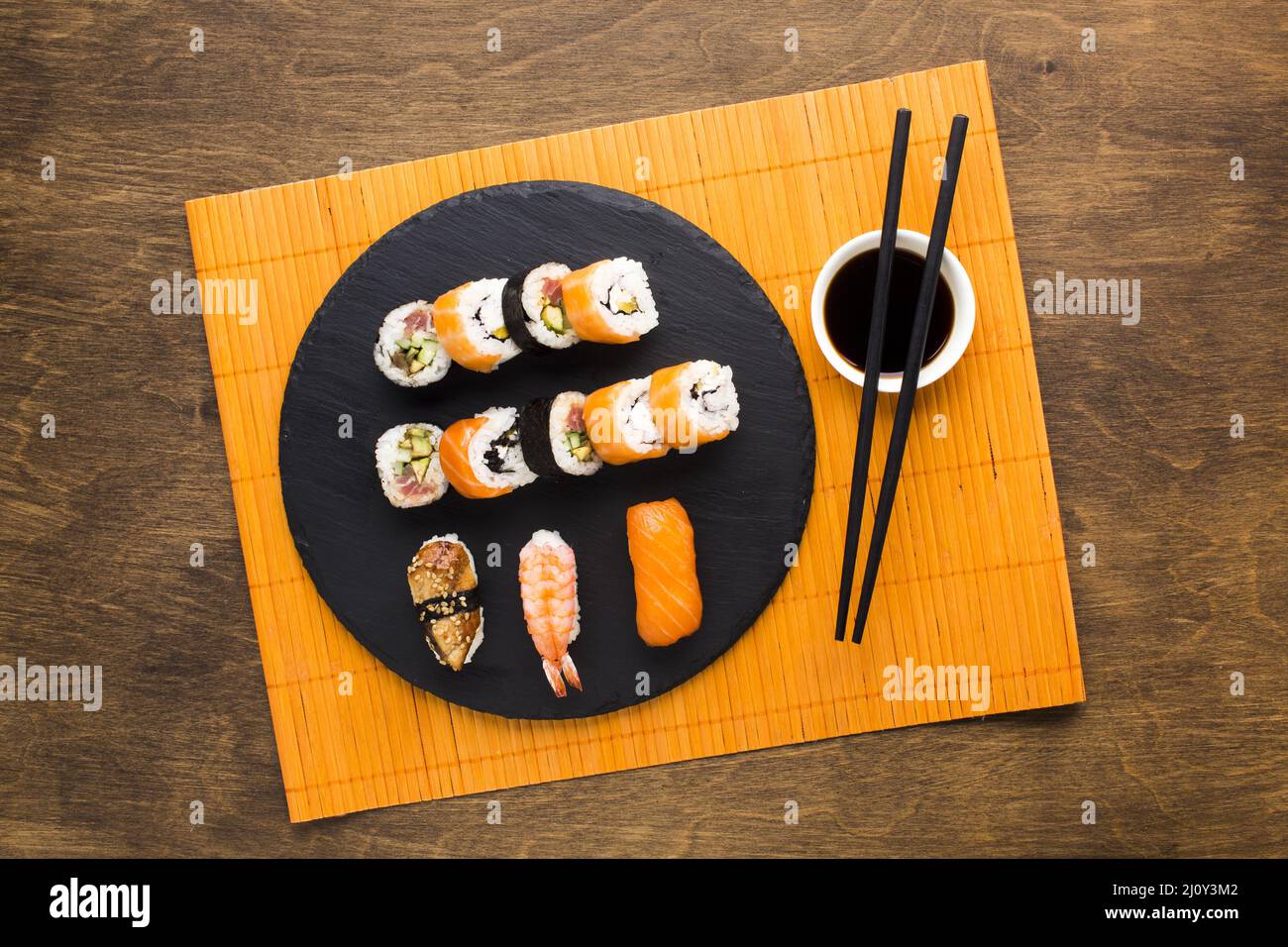 Sushi plating hi-res stock photography and images - Alamy