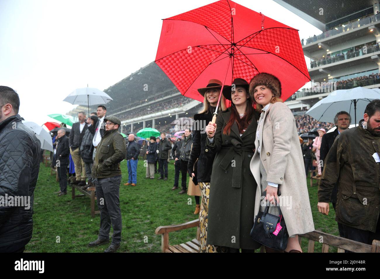 Crowds watching the first race Day 2, racing at the Cheltenham Gold Cup ...