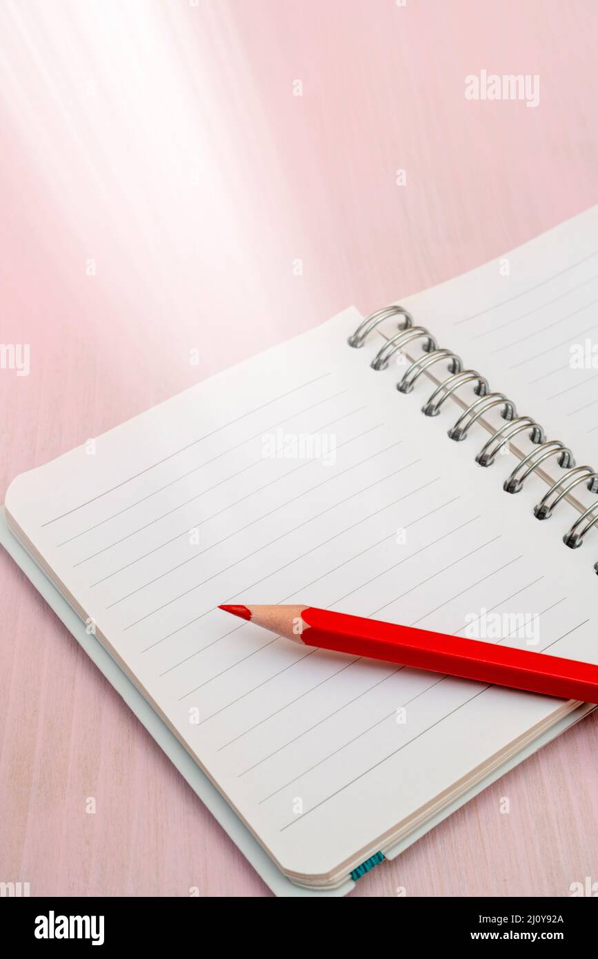 Red notes hi-res stock photography and images - Alamy