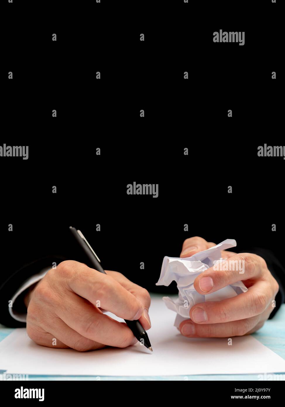 Signing paper hi-res stock photography and images - Alamy
