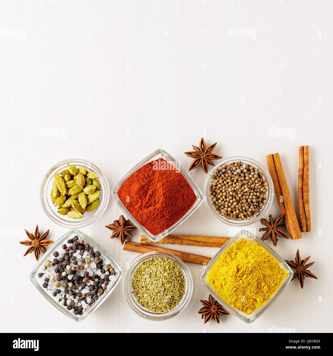 Cinnamon pepper cardamom, hi-res stock photography and images - Alamy