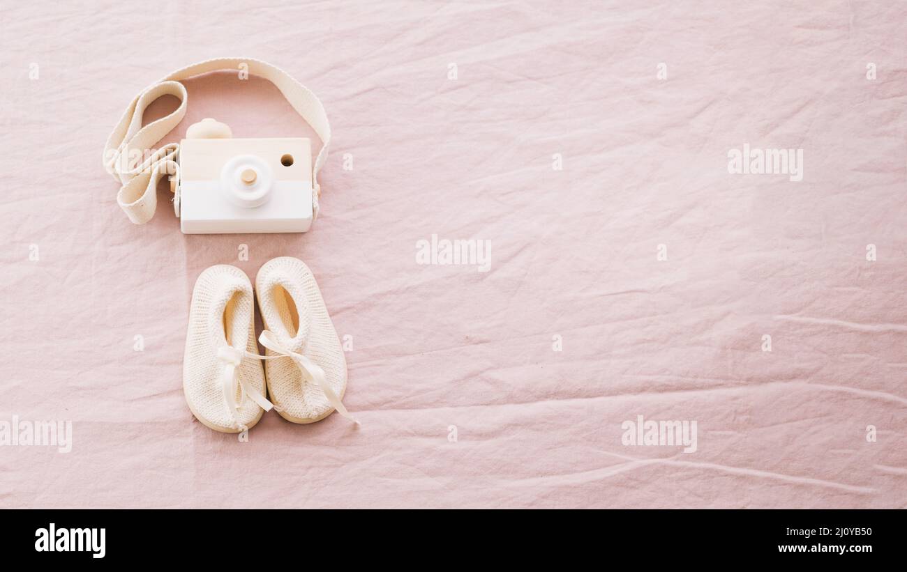 Toy camera hi-res stock photography and images - Alamy