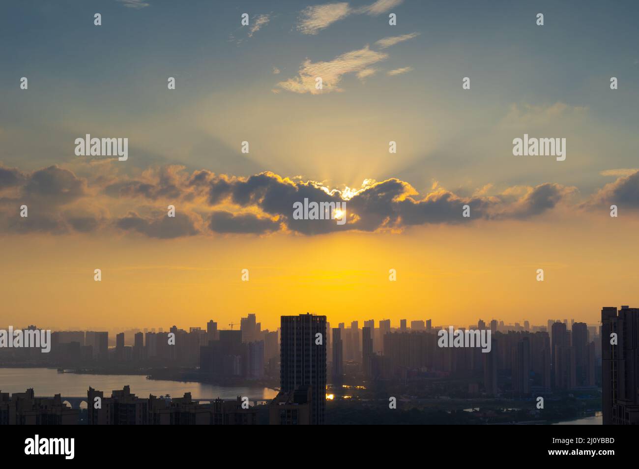 Wuhan summer city landmark skyline hi-res stock photography and images ...