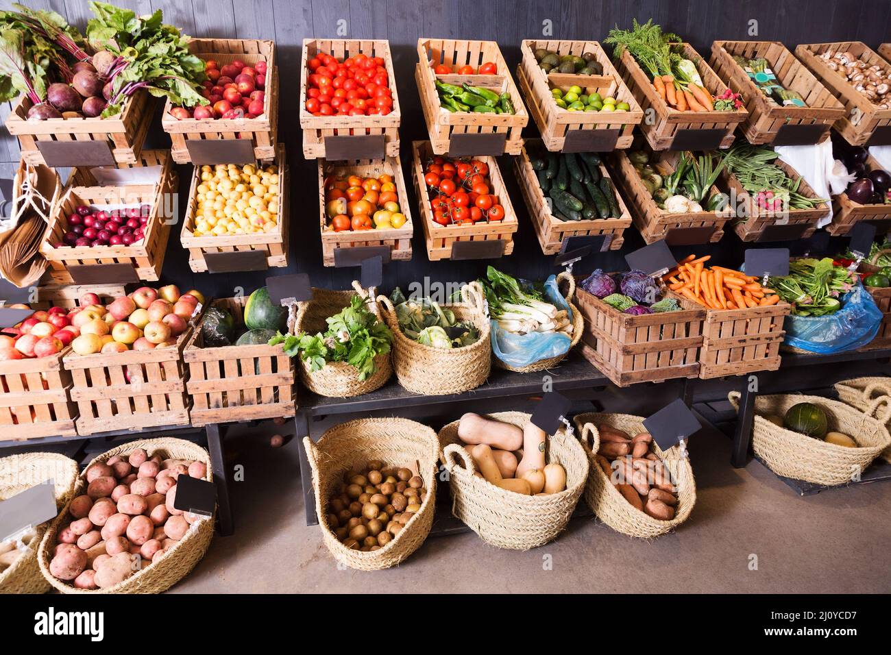 fruits and vegetables shop Stock Photo - Alamy