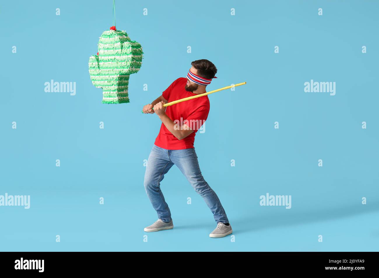 Pinata breaking hi-res stock photography and images - Alamy