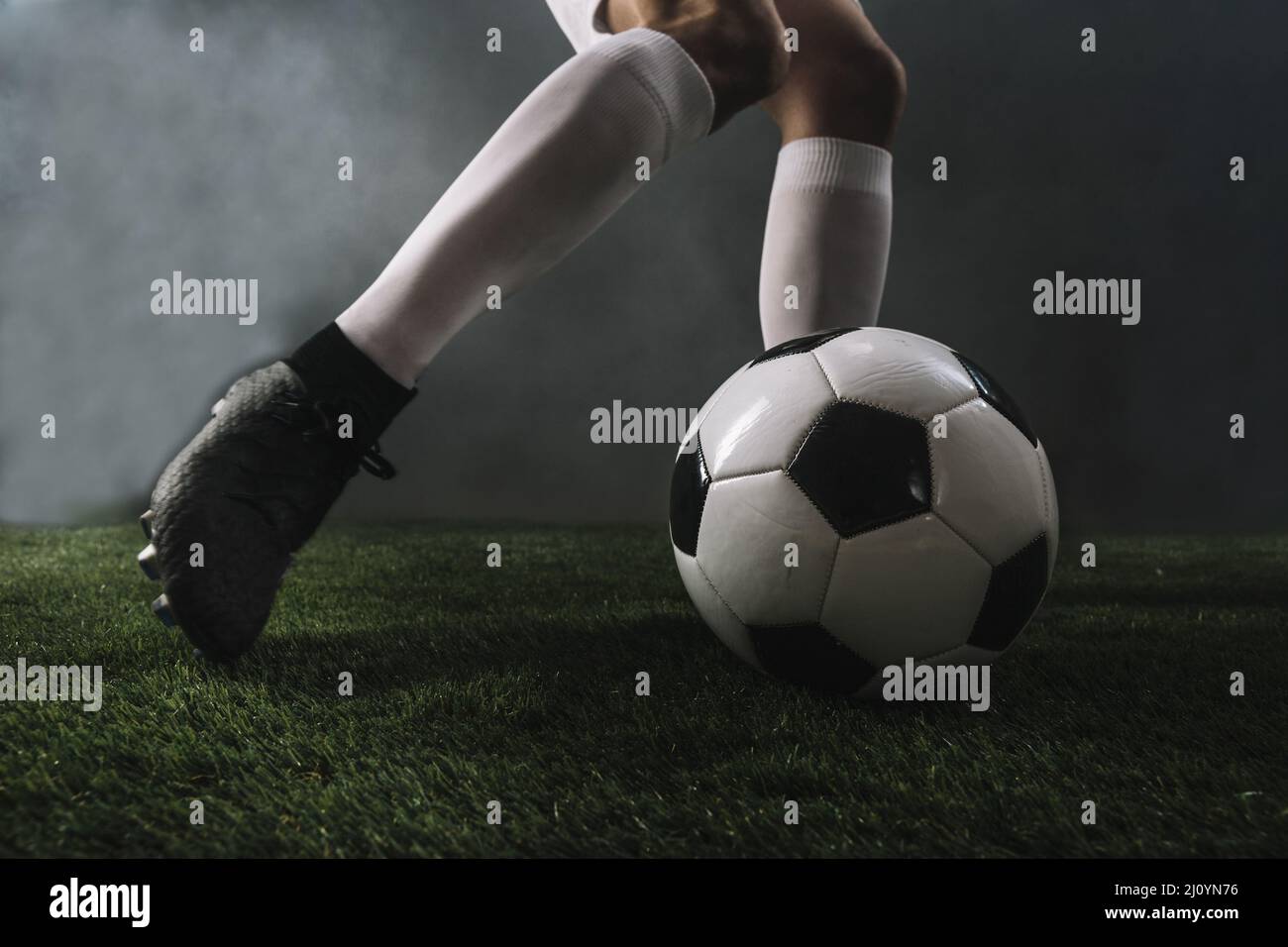 High kicking hi-res stock photography and images - Alamy