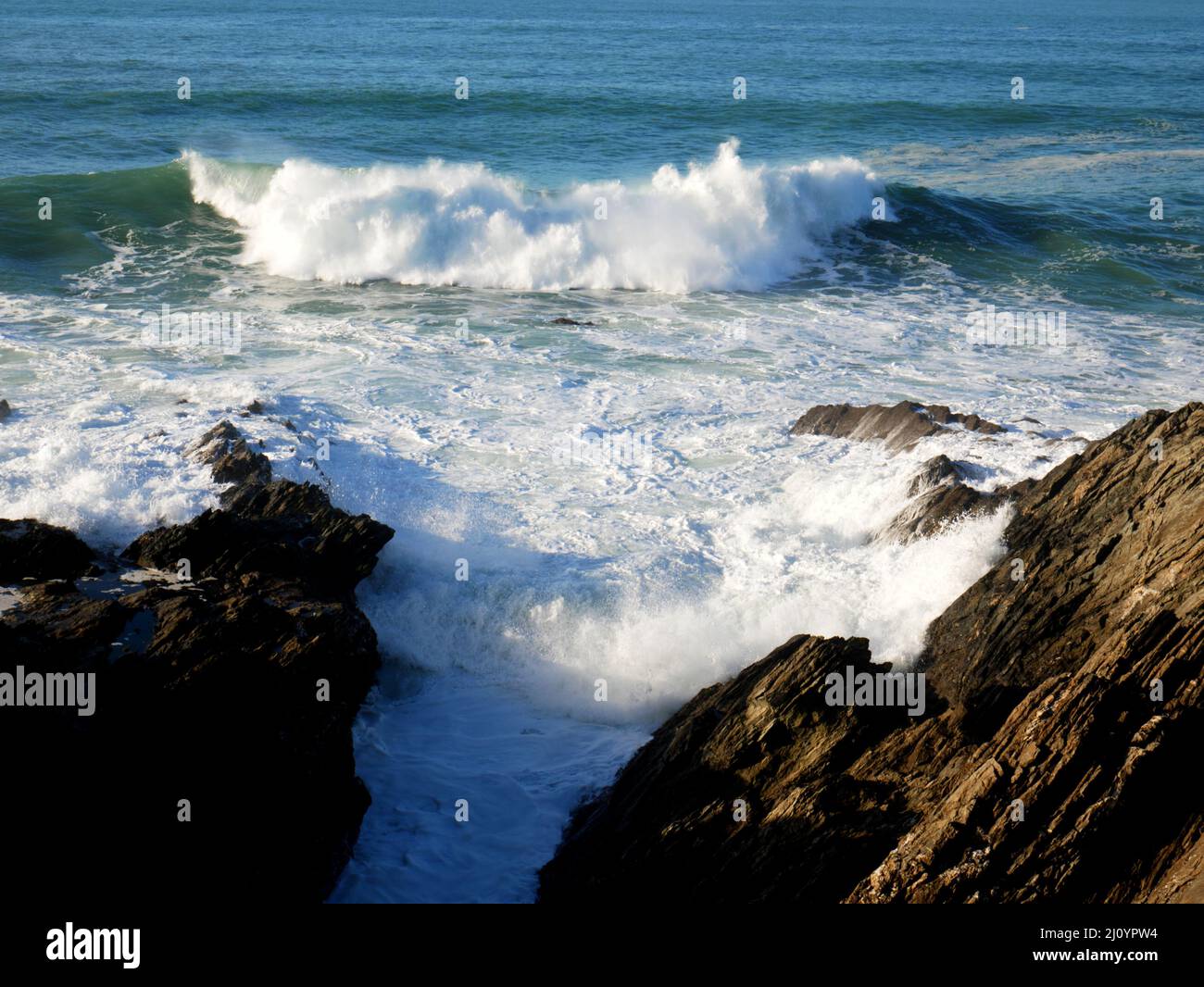 Breaking waves off Towan Head, Newquay, Cornwall Stock Photo - Alamy