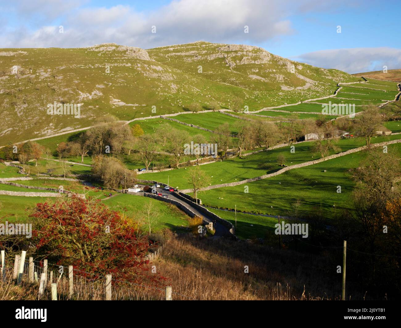 Malham bridge hi-res stock photography and images - Alamy