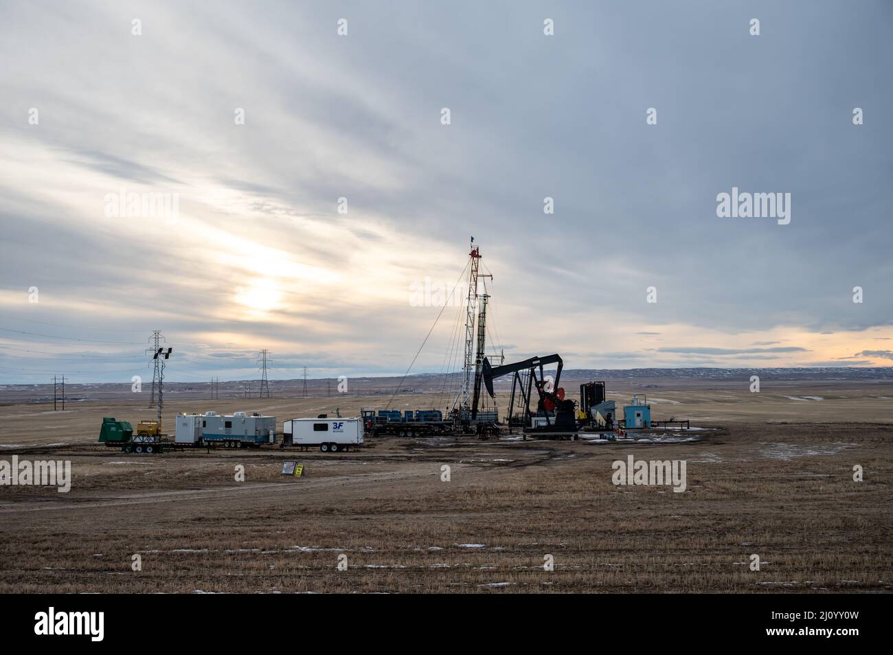 Alberta oil rig and mountains hi-res stock photography and images - Alamy