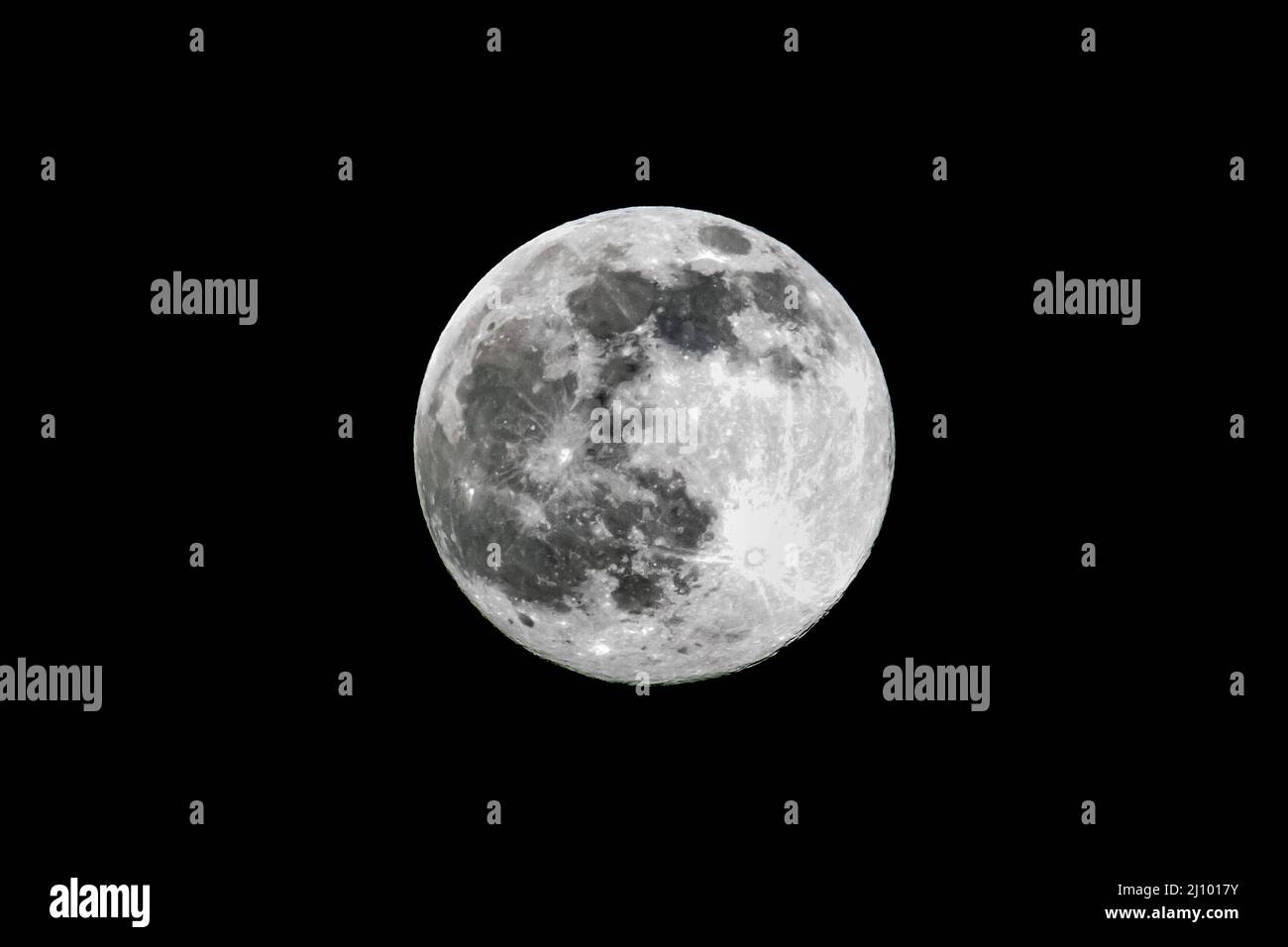 Full moon in black hi-res stock photography and images - Alamy
