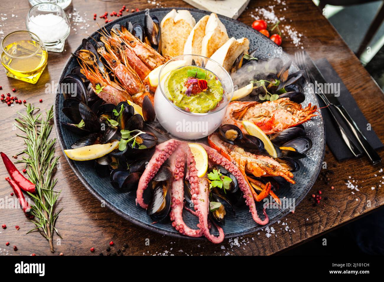 Seafood platter for 2-4 persons. Lobster, octopus, blue mussels ...