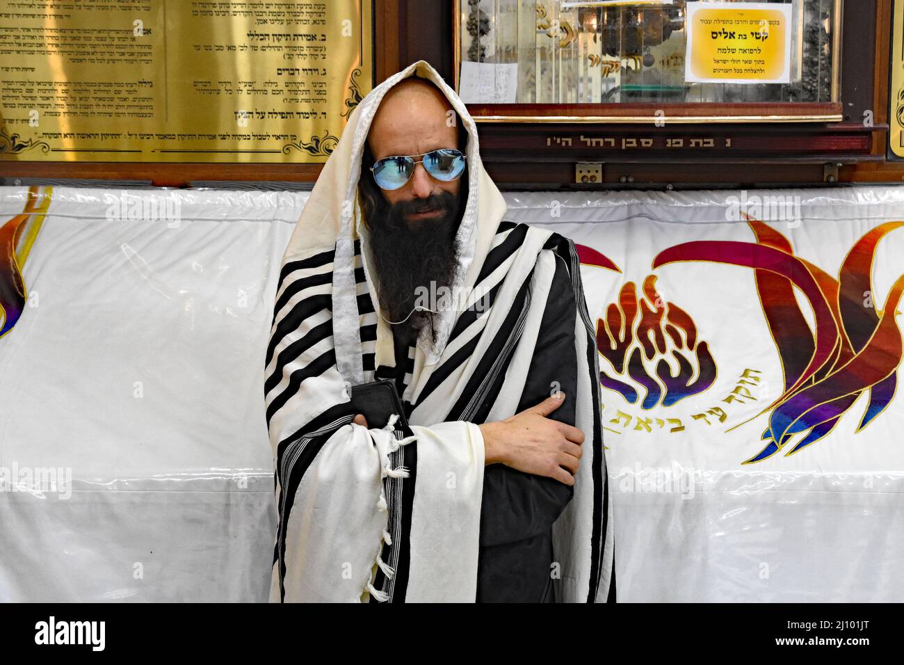 Members of the Jewish community practice their religion in Uman ...