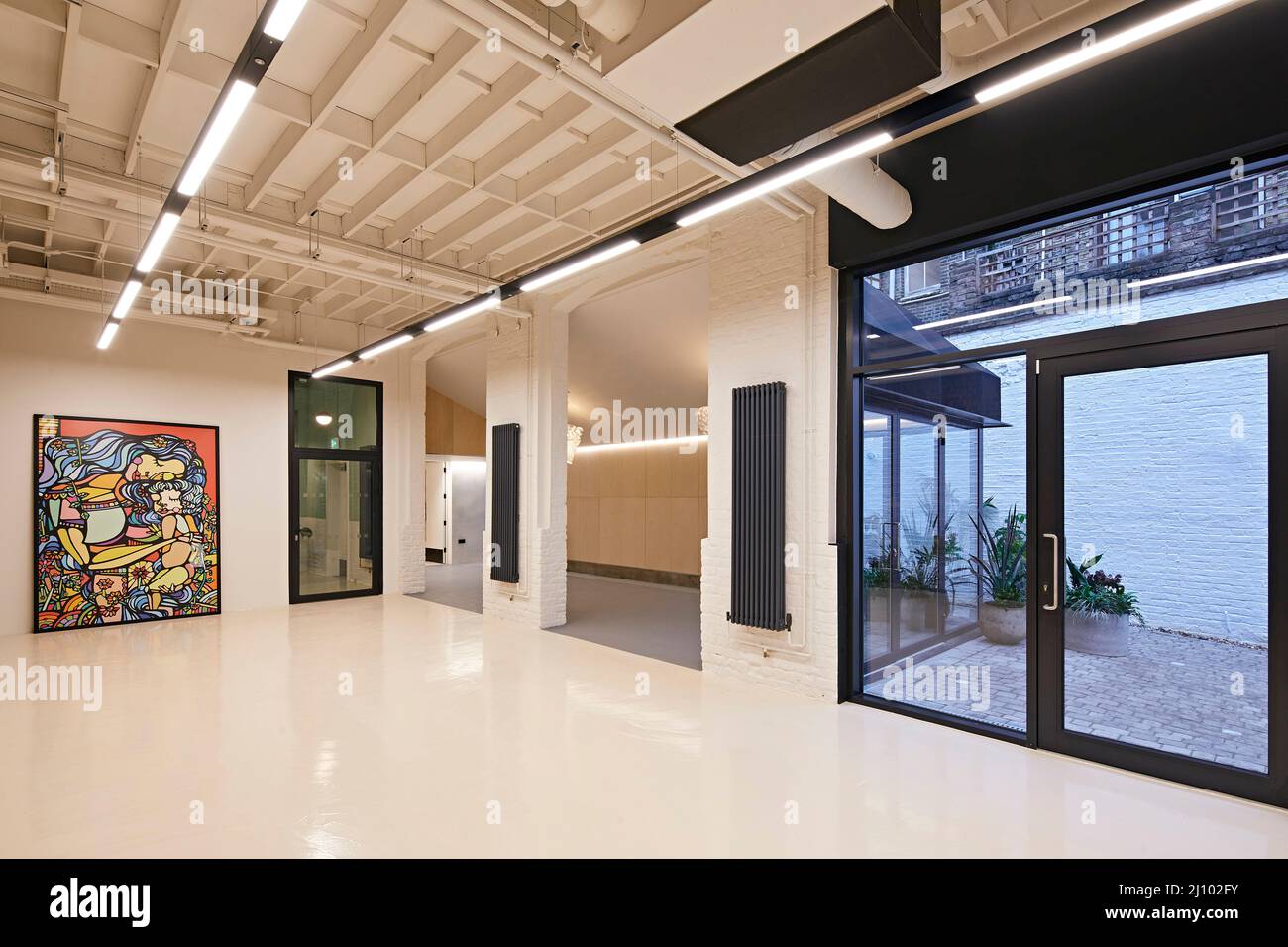 Exposed ceiling hi-res stock photography and images - Alamy