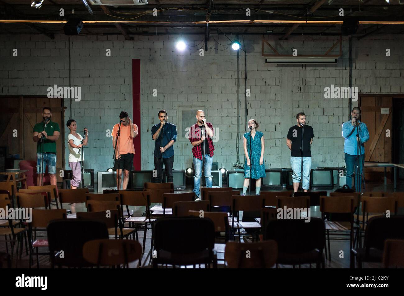 Actors practicing theatre hi-res stock photography and images - Alamy