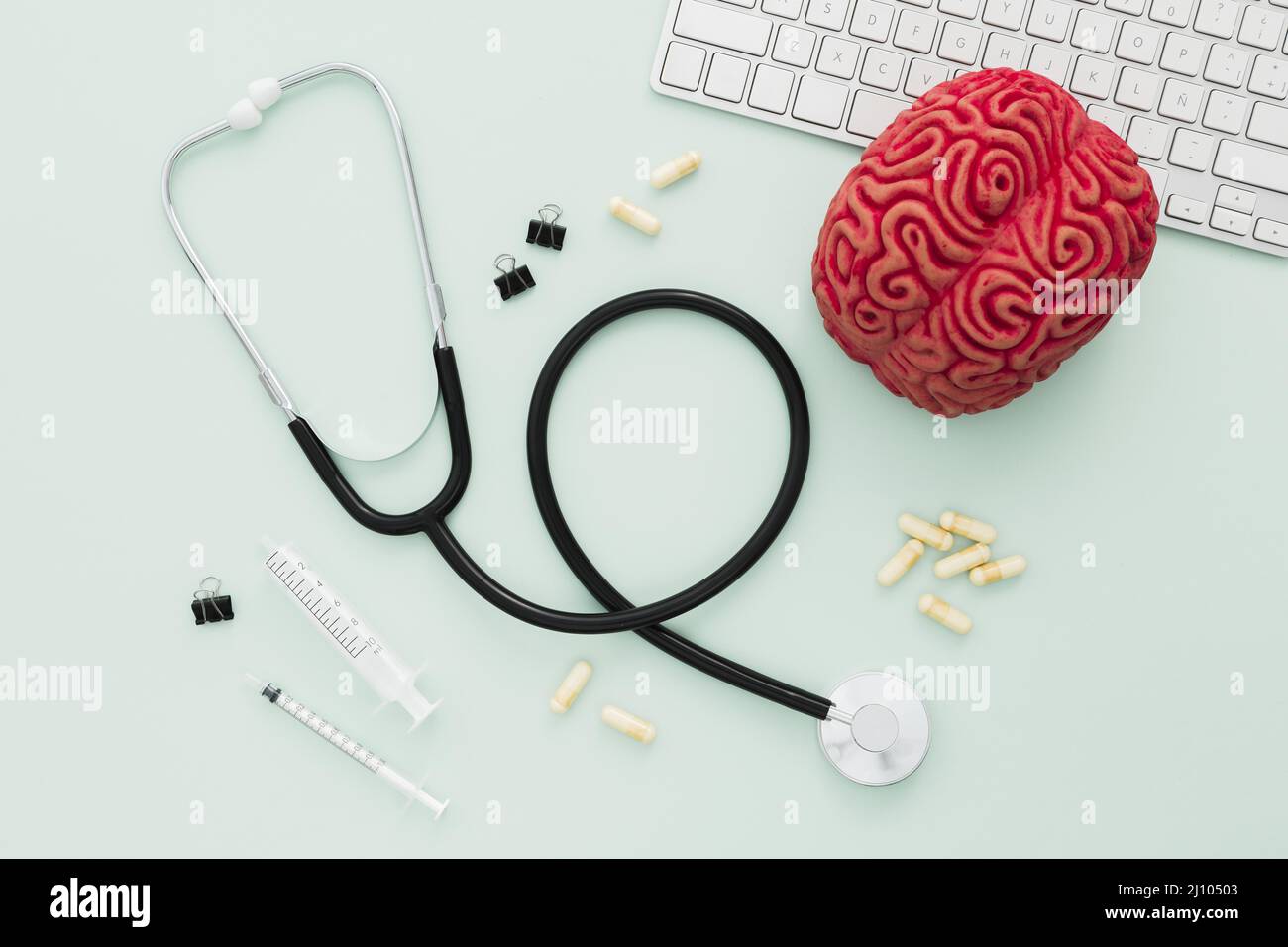 Stethoscope brain desk Stock Photo - Alamy
