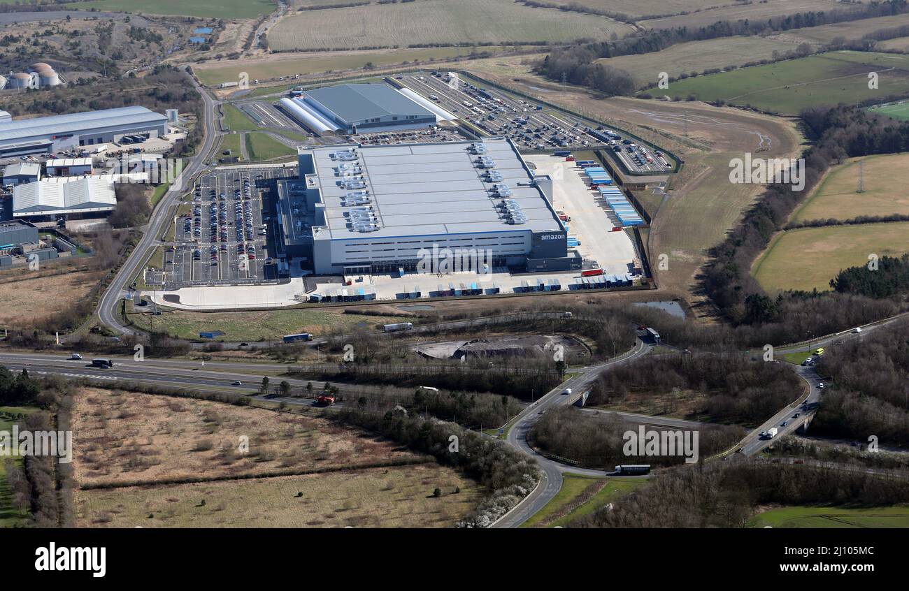 New amazon distribution logistics centre hi-res stock photography and ...