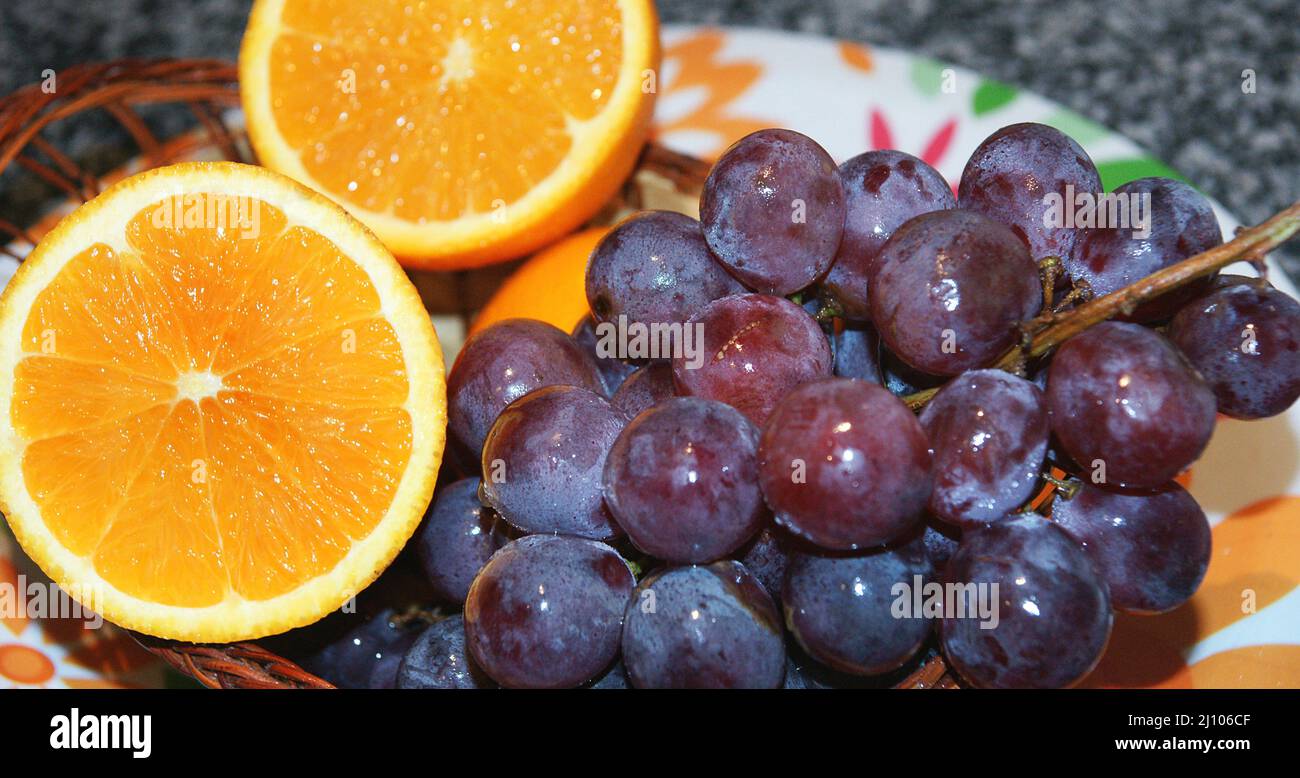 Orange slices and grapes hi-res stock photography and images - Alamy