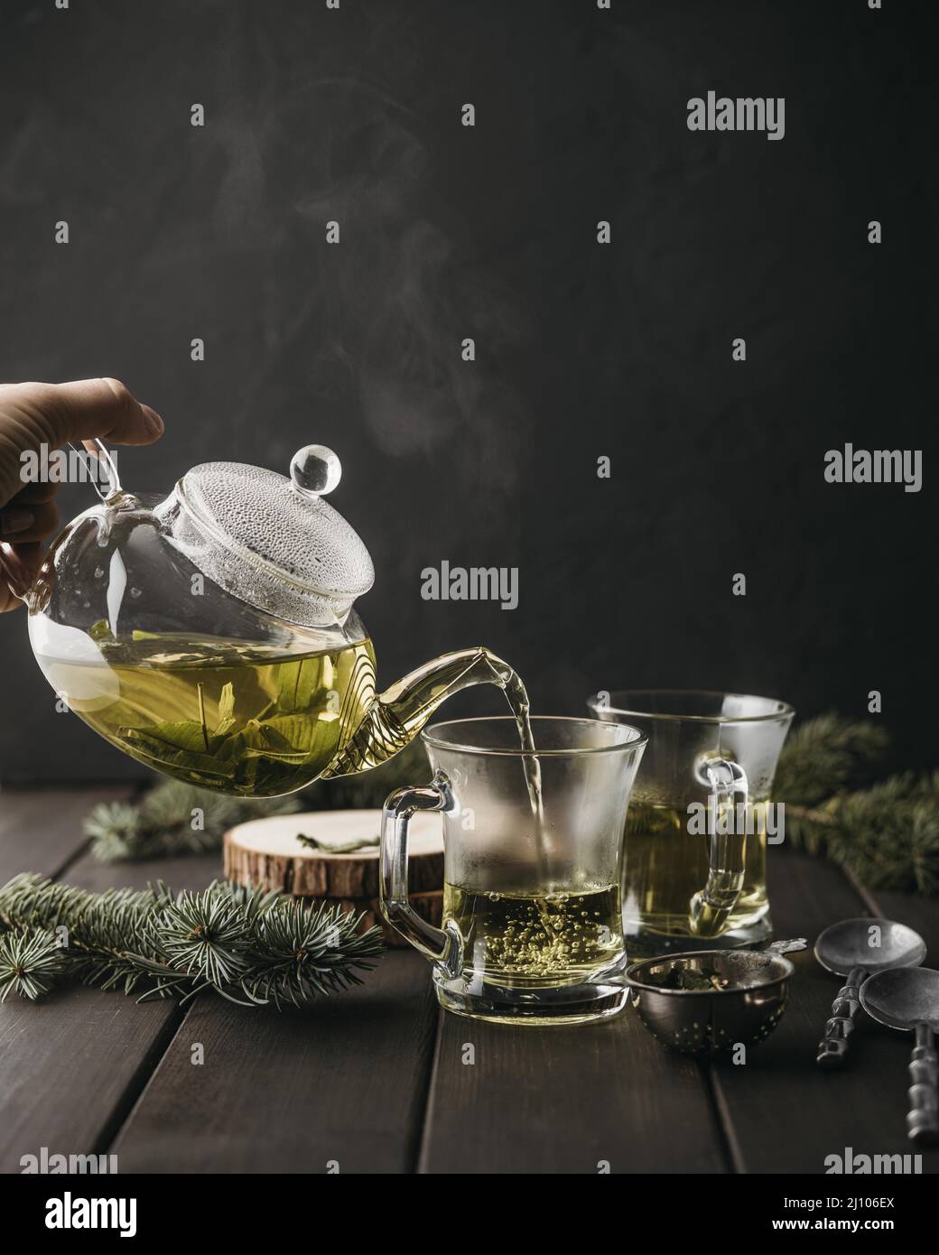 Hands pouring coffee glass hi-res stock photography and images - Alamy