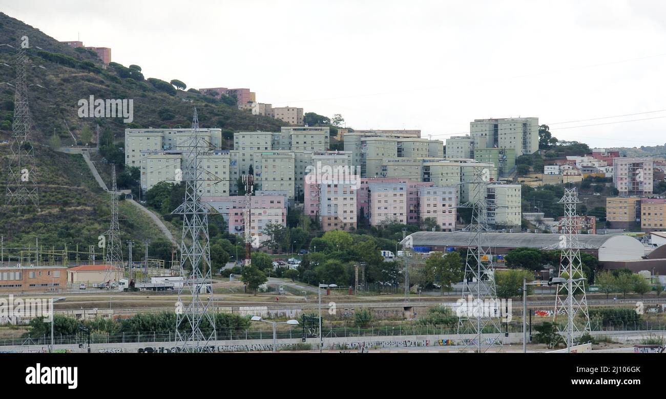 Barcelona flats blocks hi-res stock photography and images - Alamy