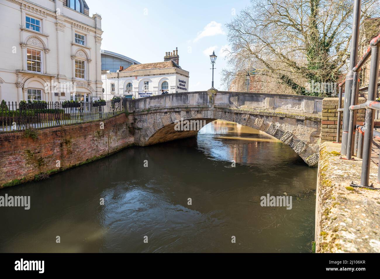 London Street Brasserie Bridge Stock Photo - Alamy