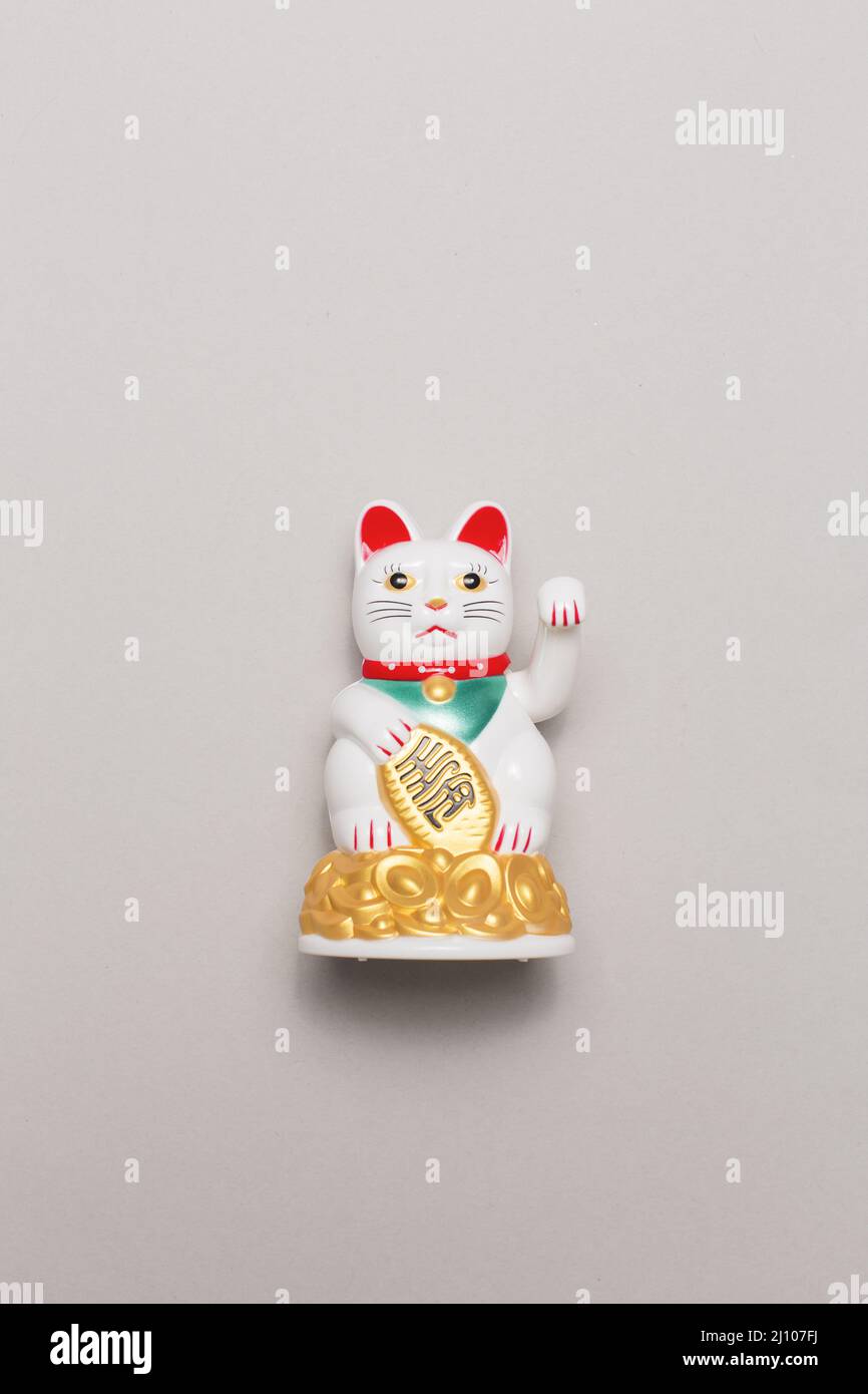 Chinese cat waving hi-res stock photography and images - Alamy