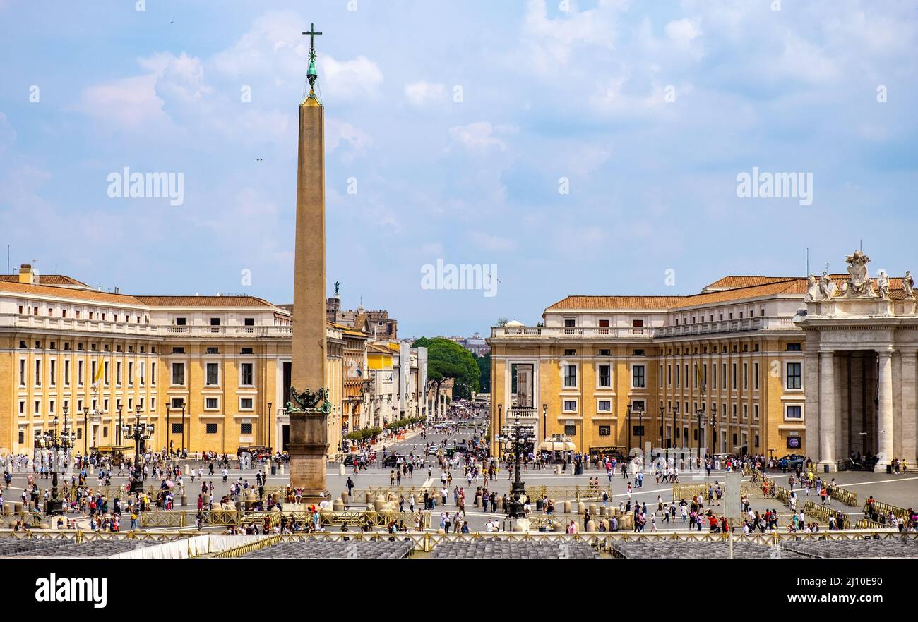 Piazza san pietro in vaticano hi-res stock photography and images - Alamy