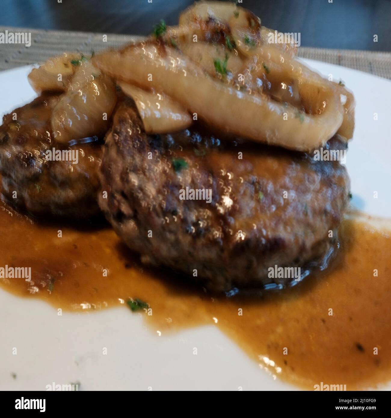 Beef patties hi-res stock photography and images - Alamy
