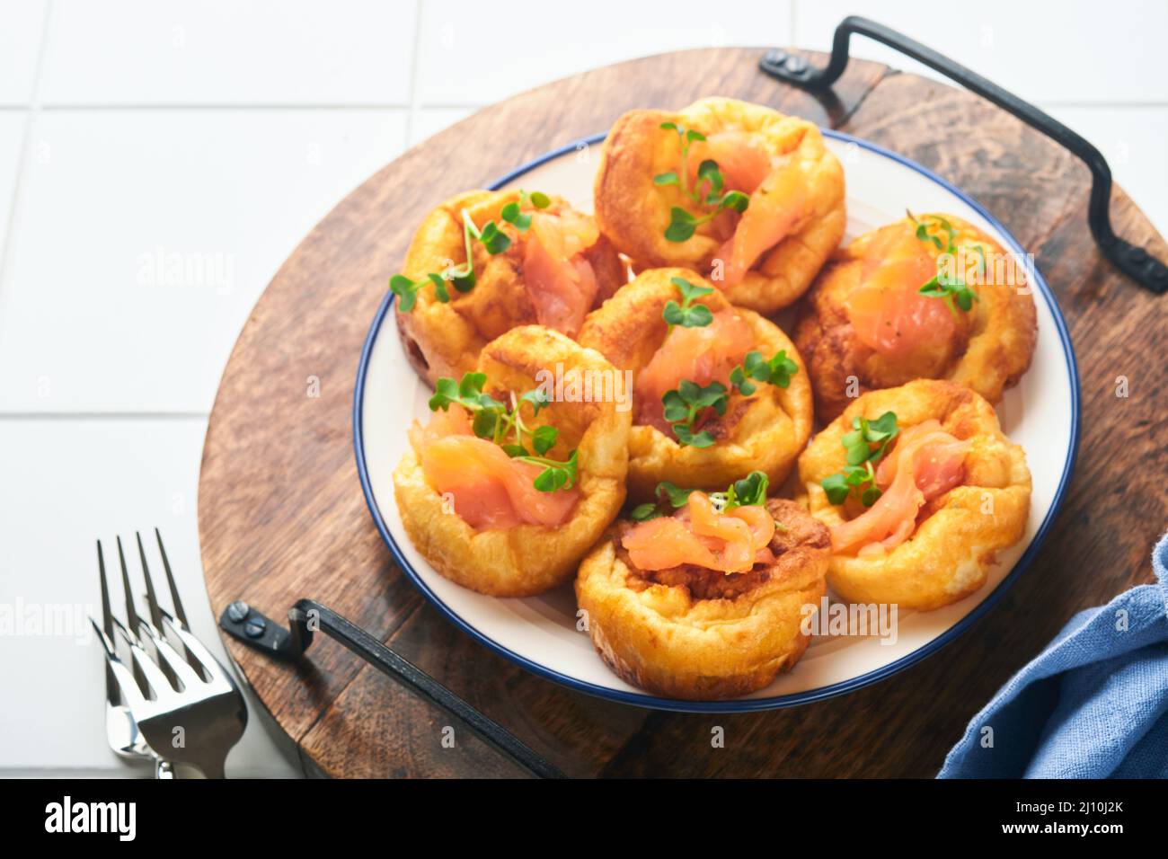 English bun hi-res stock photography and images - Alamy