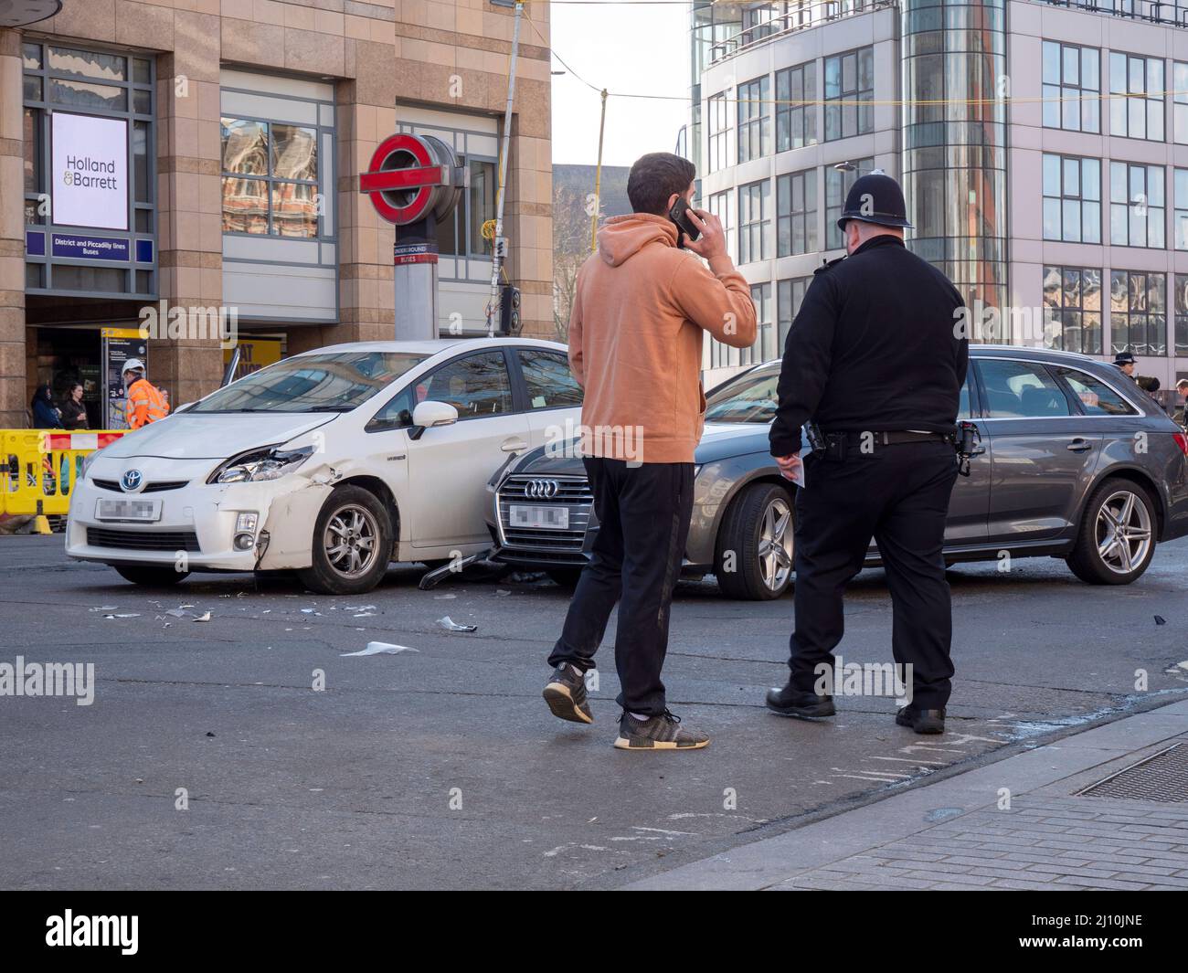 RTA, car crash, Road traffic accident Hammersmith London, damaged cars ...