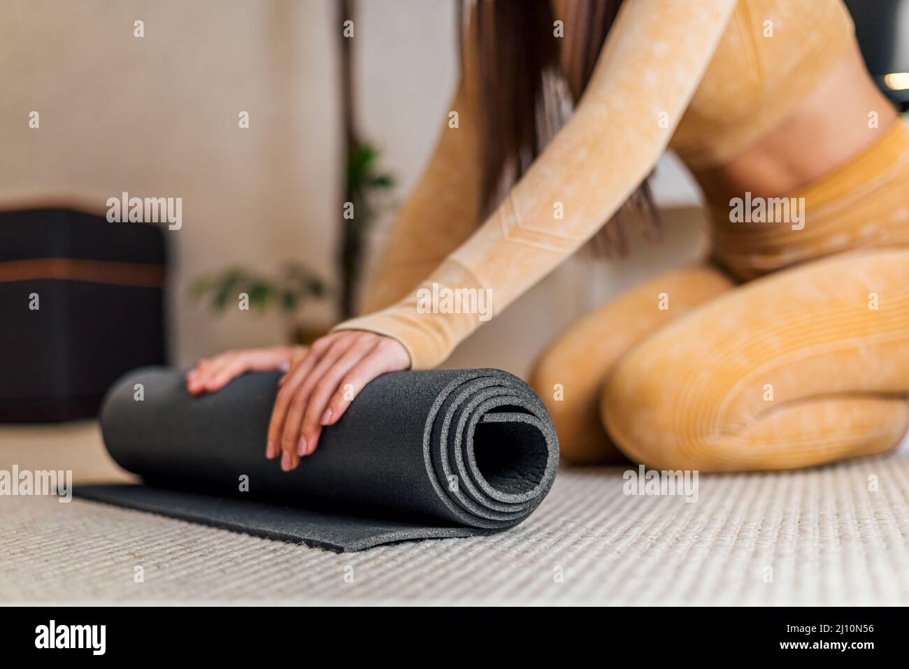 Girl spreading legs hi-res stock photography and images - Alamy