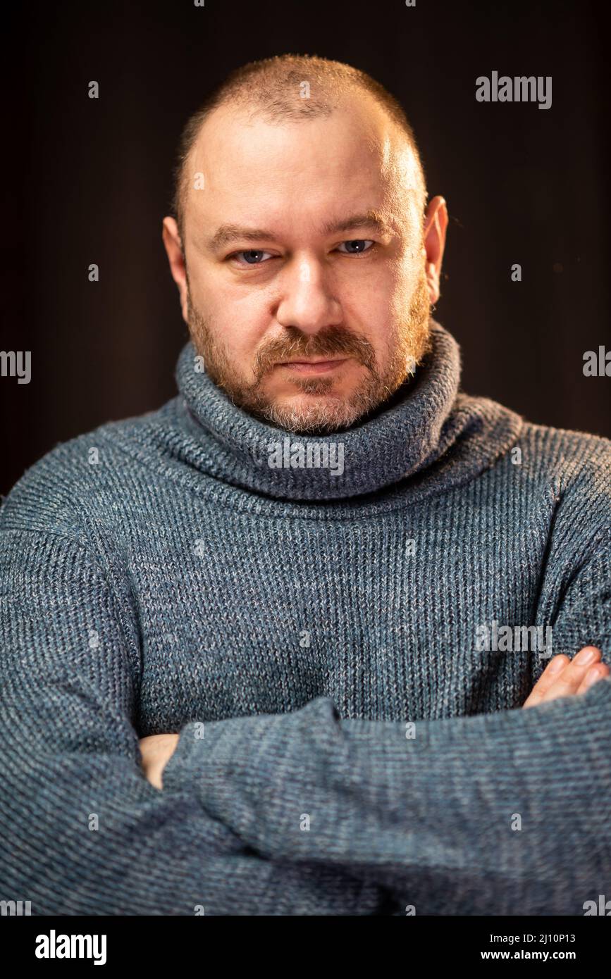 Normal man smiling at camera hi-res stock photography and images - Alamy