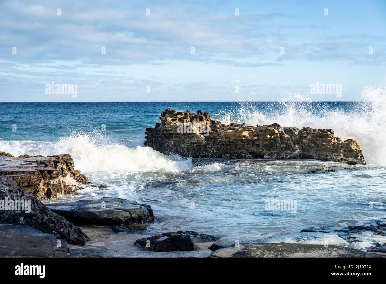 Hawaii oahu ocean cliff view hi-res stock photography and images - Alamy