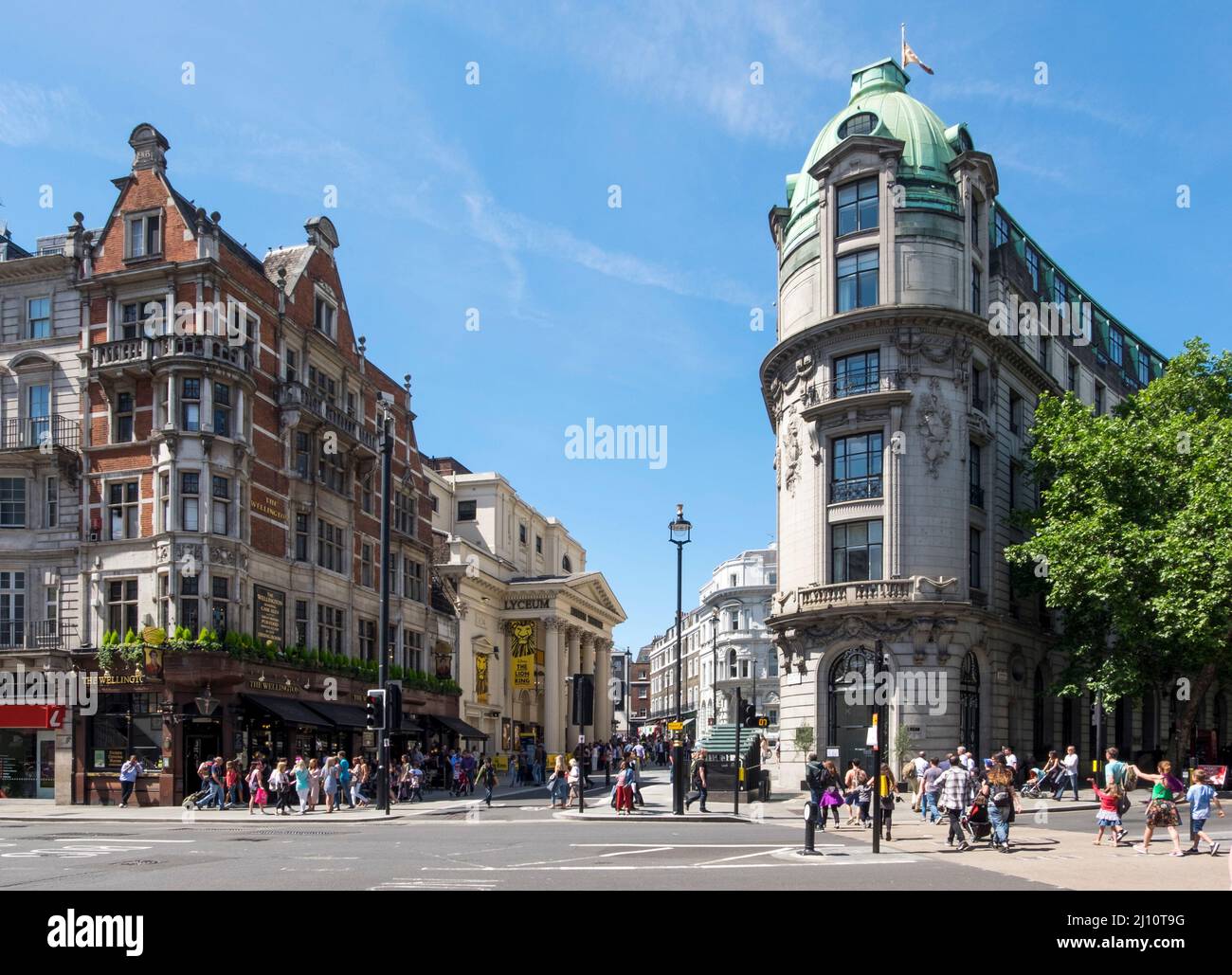 Lyceum theatre london architecture hi-res stock photography and images ...